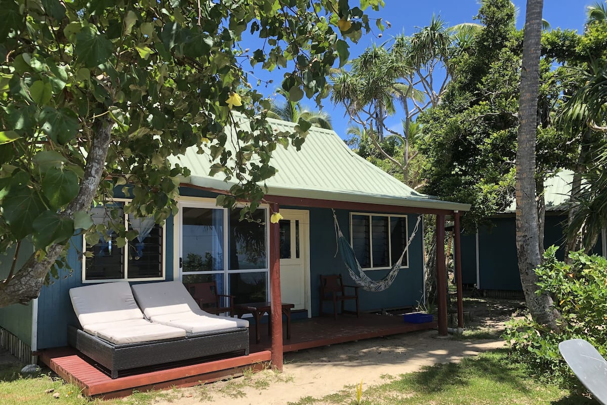 Bungalow Superior (Superior Fale) | Cofre no quarto, roupa de cama fornecida