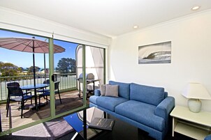 TV de tela plana, DVD player