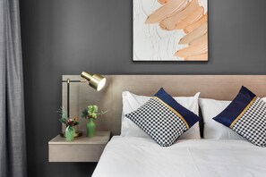 Quarto Standard, 1 cama queen-size | Roupa de alta qualidade, ferro/tábua de engomar, camas desdobráveis 