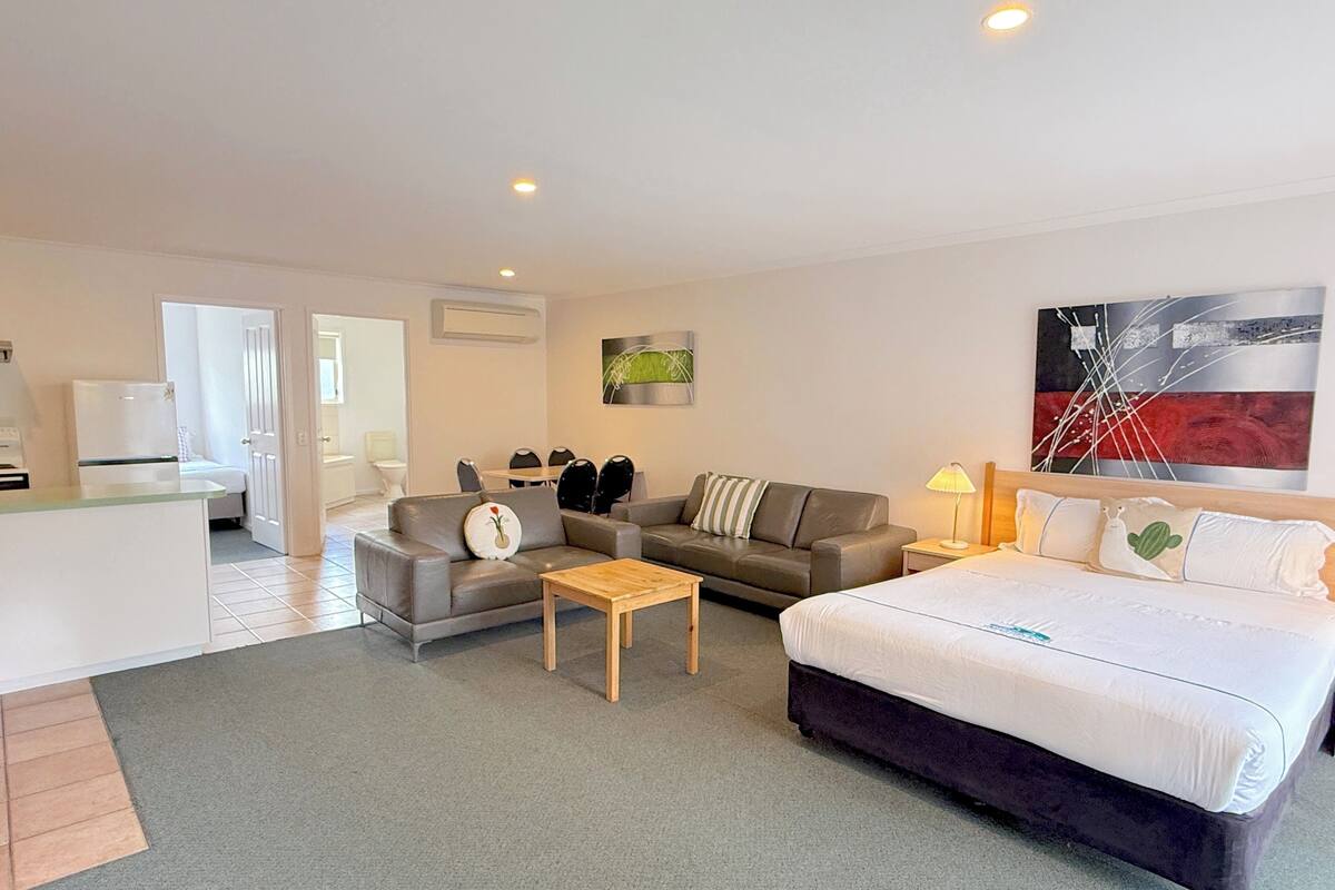 Apartamento Familiar | Quartos insonorizados, Wi-fi grátis, roupa de cama fornecida 