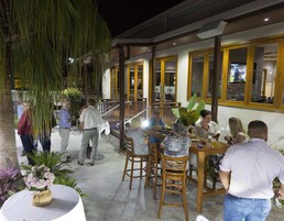 Pequenos-almoços, almoços e jantares servidos 