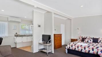 Estúdio Standard, não fumadores, cozinha (Studio Queen) | Ferro/tábua de engomar, Wi-fi grátis, roupa de cama fornecida