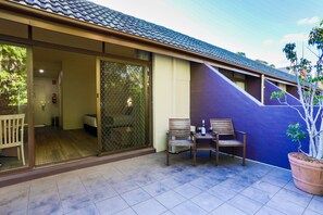 Quarto Superior, vista para o parque, junto ao jardim | Terraço/pátio interior