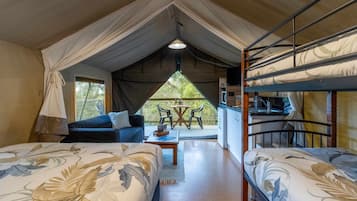 Tenda Deluxe, 1 quarto, não fumadores, kitchenette (for 2 years old and above) | Terraço/pátio interior