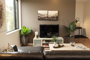 Casa de campo superluxo, 1 quarto | Área de estar | TV LCD