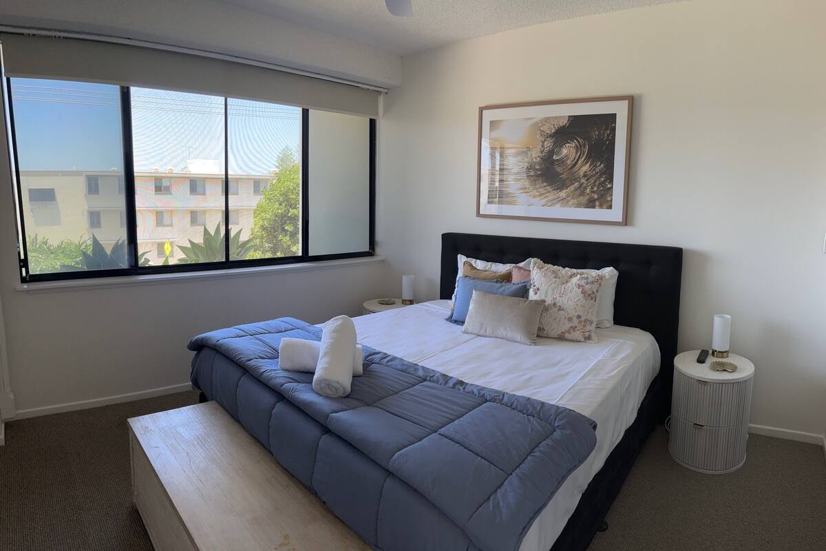 Apartamento Standard, 2 quartos, não fumadores, cozinha (LIMITED OCEAN VIEW 3+) | Secretária adequada para computadores portáteis, ferro/tábua de engomar 