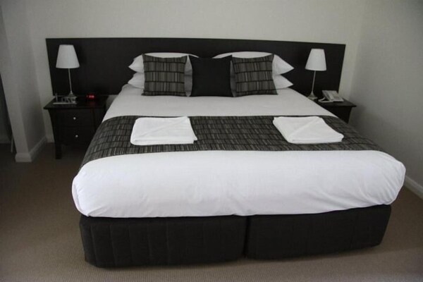Red Earth Motel - Broken Hill