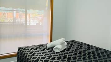 Apartamento Económico, 2 quartos, não fumadores, micro-ondas | Roupa de alta qualidade, edredões de penas