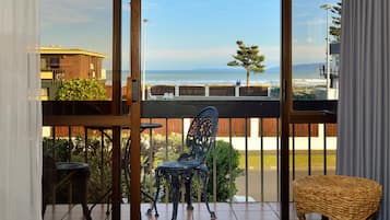 Apartamento executivo, 1 quarto, para não fumantes, cozinha (seaview Upstairs) | Terraço/pátio