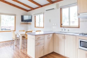 Cabana | Cozinha privada | Geladeira, micro-ondas, cooktop, chaleira elétrica