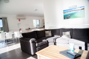 Cabana de Madeira Premium, 2 quartos (Spa ) | Sala de estar