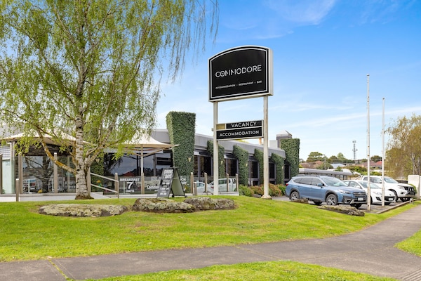 The Commodore - Mount Gambier