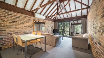 Villa, 2 quartos | Sala | TV de ecrã plano