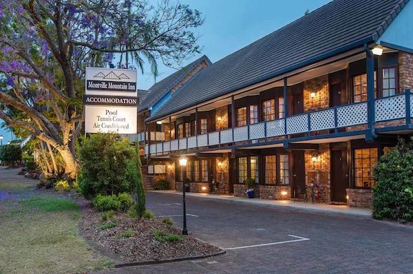 Montville Mountain Inn - Montville