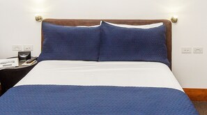 Quarto Duplo, casa de banho partilhada | Cofre no quarto, Wi-fi grátis, roupa de cama fornecida