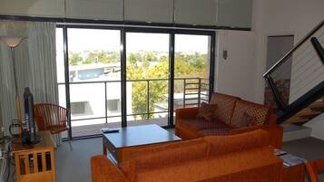 Apartamento Standard, 2 quartos, cozinha (River Outlook) | Sala de estar