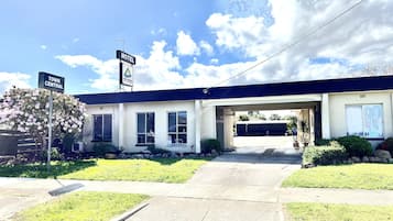 Fachada da propriedade