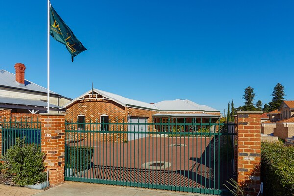 Durham Lodge - Swan River