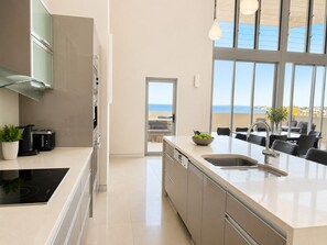 Penthouse, 3 quartos, vista para o mar | Cozinha privada