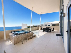 Penthouse, 3 quartos, vista para o mar | Terraço/pátio interior