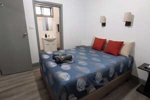 Suite-Estúdio Executiva | Secretária, roupa de cama fornecida