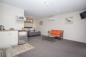 Estúdio premium, para não fumantes, cozinha americana | Cozinha privada | Geladeira, micro-ondas, cafeteira/chaleira, chaleira elétrica