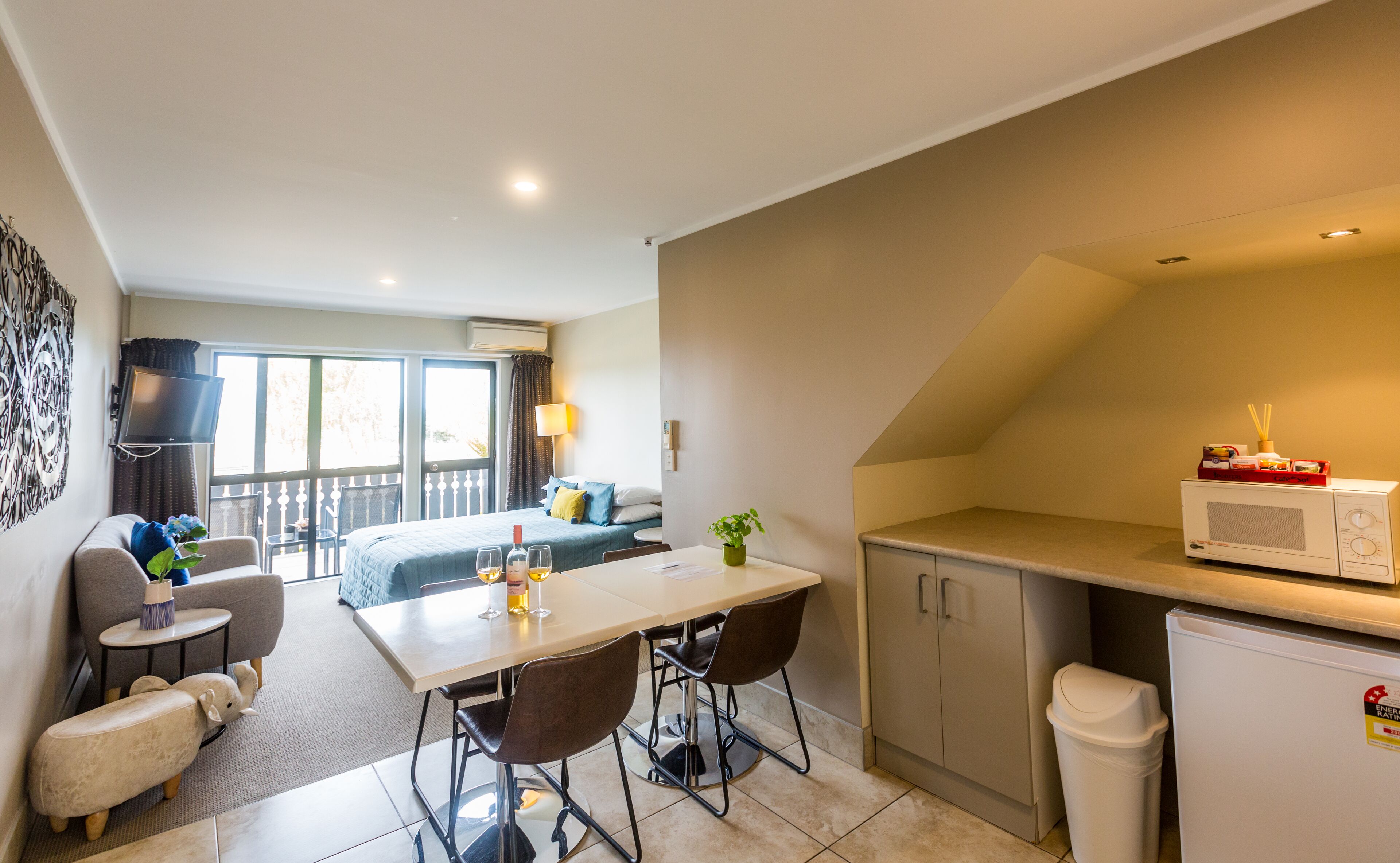 Apartamento Familiar, 2 quartos, não fumadores, vista para o lago | Cozinha privada | Um frigorífico, um micro-ondas, uma cafeteira/bule 