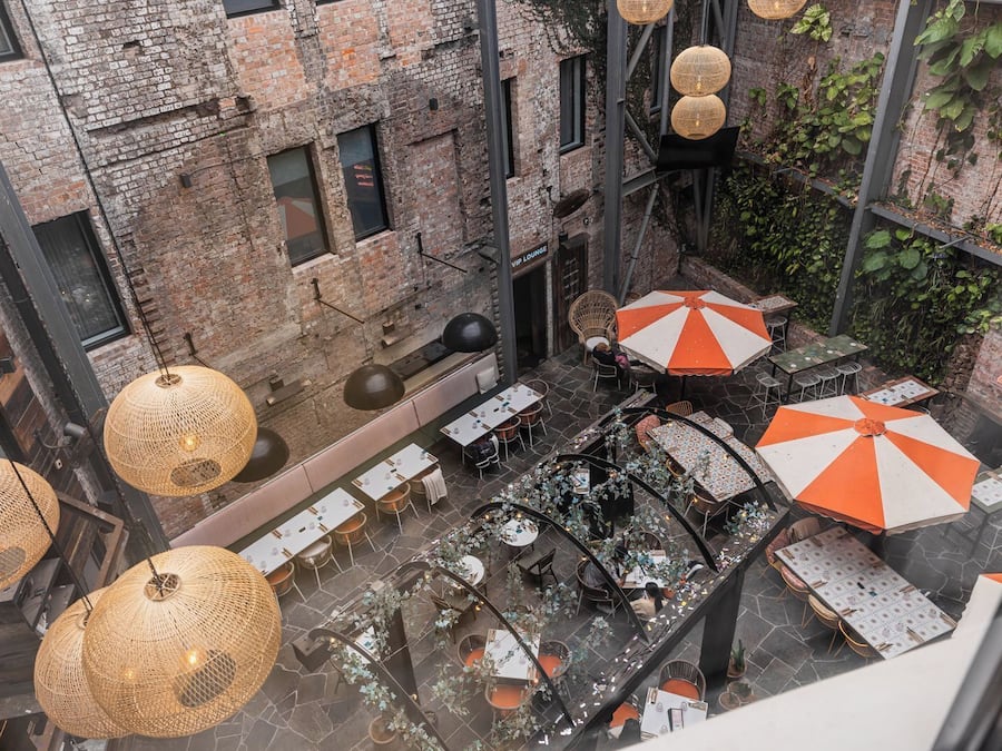 Ferros/tábuas de passar roupa, berços (sobretaxa), Wi-Fi de cortesia