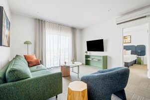 Apartamento Executivo, 1 quarto | Sala de estar | Televisor LED de 42 polegadas com canais digitais, televisor 
