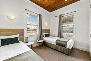 Casa de Campo, 2 quartos (Self Contained) | Minibar, cortinas/cortinados opacos, ferro/tábua de engomar 