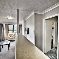 Apartamento, 1 quarto | Área de estar | TV LCD