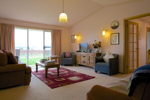 Quarto Standard, não fumadores, cozinha (4 bedroom Barilla House) | Sala de estar | TV de ecrã plano, leitor de DVD