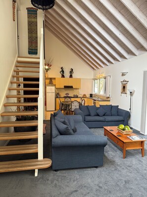 Suite Standard, 1 quarto, não fumadores, cozinha (Phuket Lodge) | 1 quarto, minibar, ferro/tábua de engomar, roupa de cama fornecida