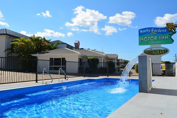 Rocky Gardens Motor Inn - Rockhampton