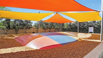 Área de recreio para crianças (ao ar livre)