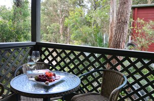 Suite Familiar, 2 quartos, não fumadores, cozinha (Linen/Towels Supplied to the Main Bed) | Terraço/pátio interior