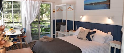 Suite Standard, 1 quarto, não fumadores, cozinha (Linen/Towels Supplied) | Ferro/tábua de engomar, roupa de cama fornecida