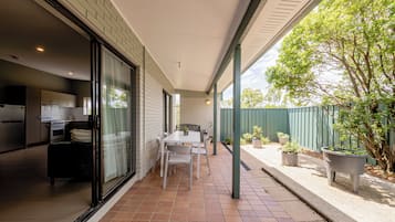 Quarto Familiar, vários quartos | Terraço/pátio interior