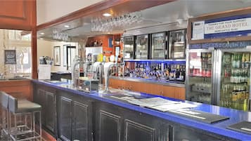 3 bares/lounges