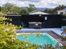 Piscina exterior, da(s) 10:00 à(s) 20:00, guarda-sóis, espreguiçadeiras 