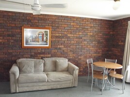 Suite Standard, 1 quarto, não fumadores, cozinha (Suite) | Secretária adequada para computadores portáteis 