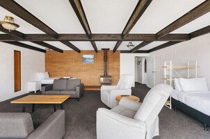 Apartamento standard, 1 quarto, vista para o jardim | Área de estar