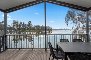 Cabana luxo, 3 quartos, ao lado do lago (Sleeps 8) | Vista do quarto