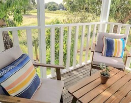 Suíte standard, 1 quarto, para não fumantes, geladeira e micro-ondas | Terraço/pátio