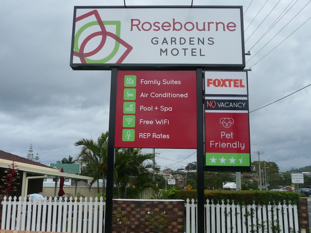 Charming 2 Bed Room Suite Motel With Mineral Pool - Woolgoolga