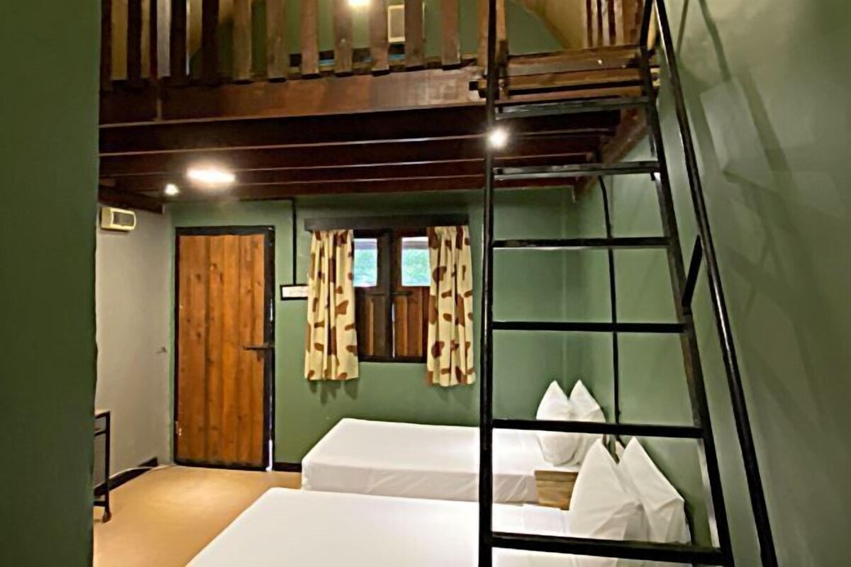Minibar, ferro/tábua de engomar, com decoração personalizada 
