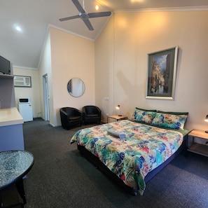 Quarto Duplo Standard, não fumadores (Single) | Ferro/tábua de engomar, Wi-fi grátis, roupa de cama fornecida