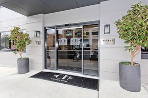 Almoços e jantares servidos, incluindo cozinha mediterrânica 