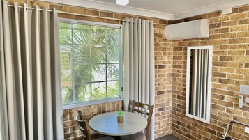 Quarto Standard, não fumadores (Queen Standard Room) | Quartos insonorizados, ferro/tábua de engomar, Wi-fi grátis 