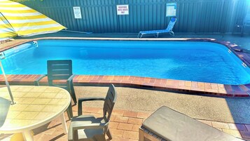 Quarto standard, para não fumantes (Queen Standard Room) | Área de estar | Smart TV 43 polegadas com canais a cabo, TV, Netflix